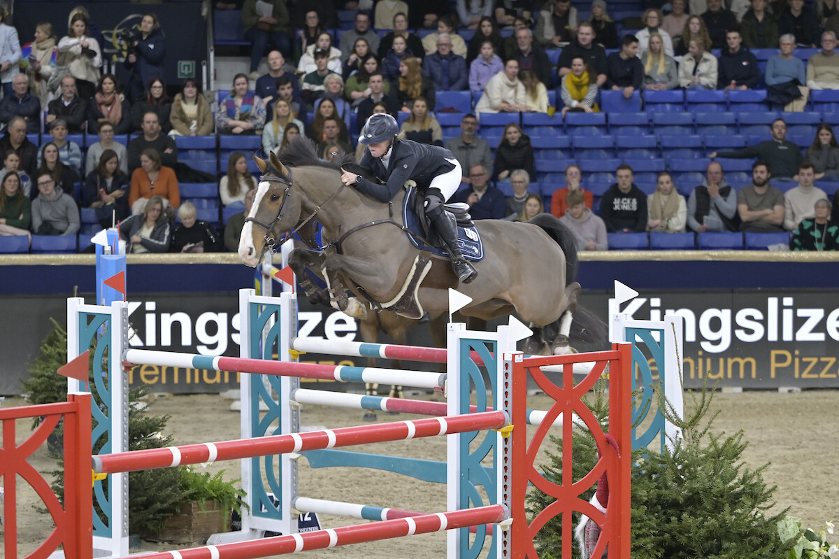 Galop.be - Aurelie Deloof triomfeert in hoofdrubriek van Bonheiden