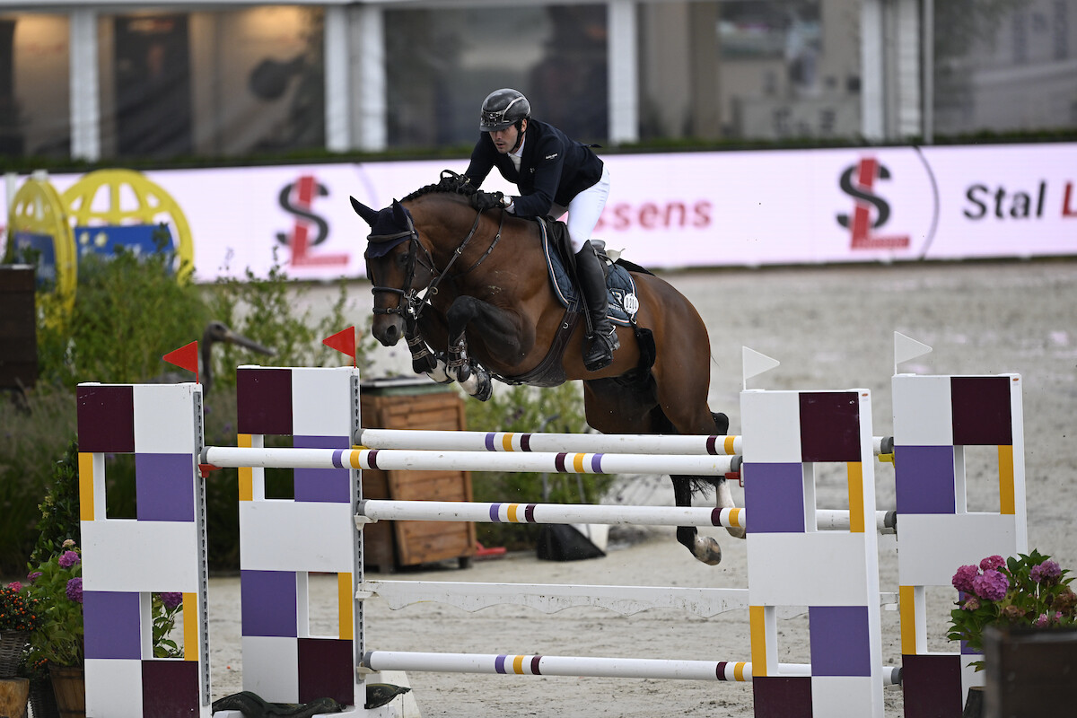 Galop.be - Nathan Budd springt de top 10 binnen in Lyon