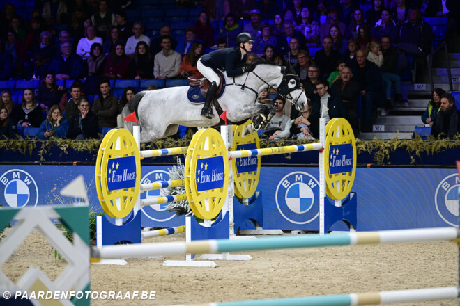Galop.be - Dimme D’Haese spurt naar ochtendwinst in het Azelhof!